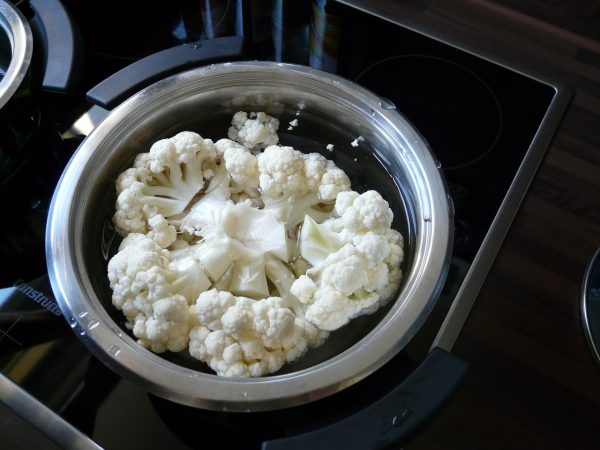 Can Cats Eat Cauliflower? Vet-Verified Nutritional Facts & FAQ - Catster